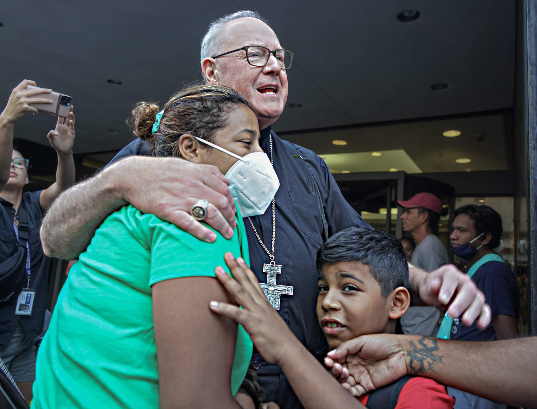 ‘We love them and we welcome them’: Migrants find sanctuary with New ...