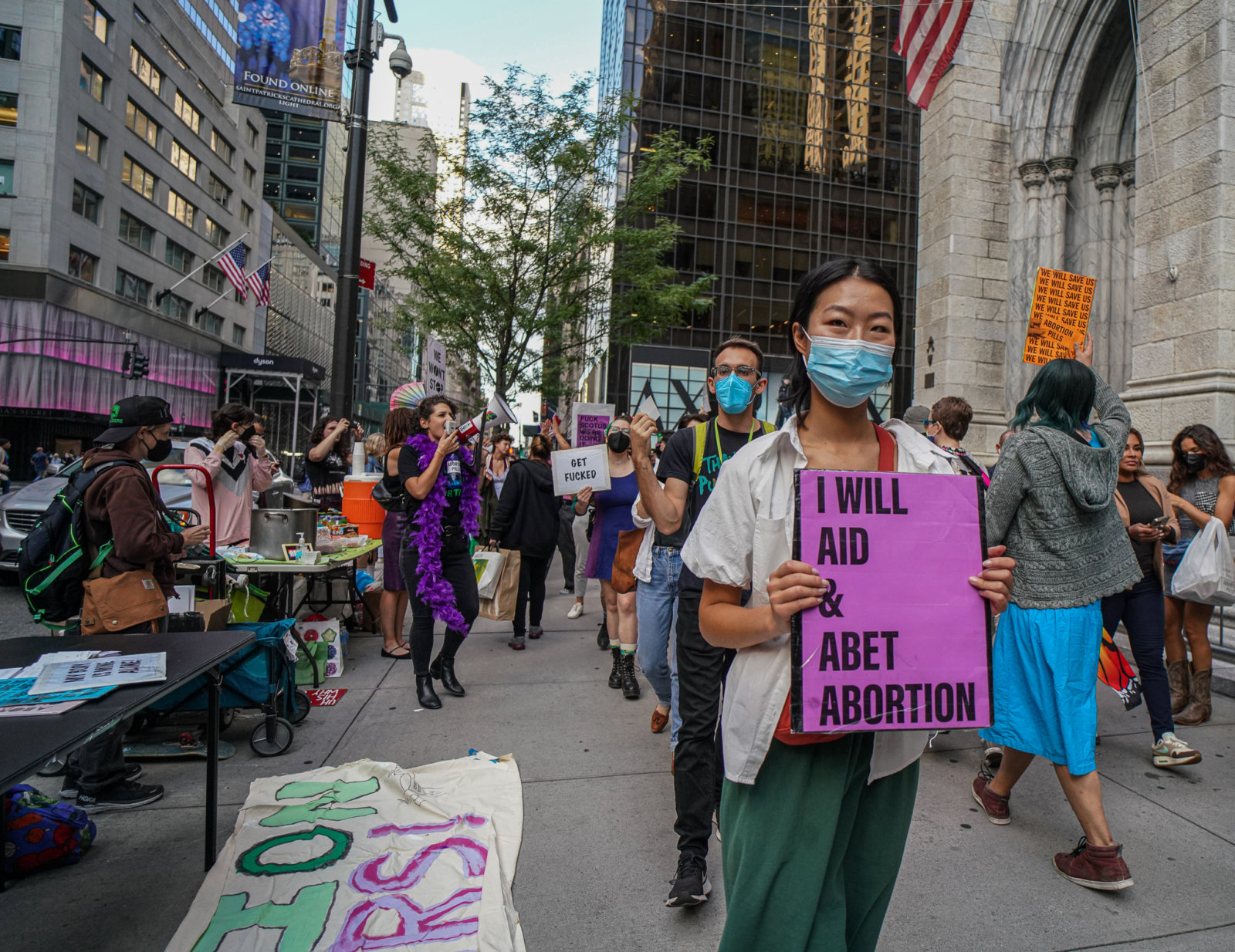 One noisy night of protest against ’40 Days for Life’ anti-abortion ...