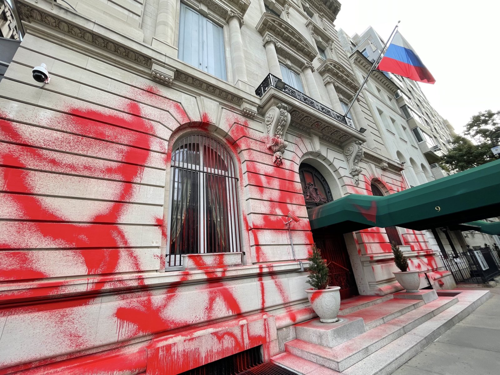 Russian Consulate building on Upper East Side doused in red paint in ...