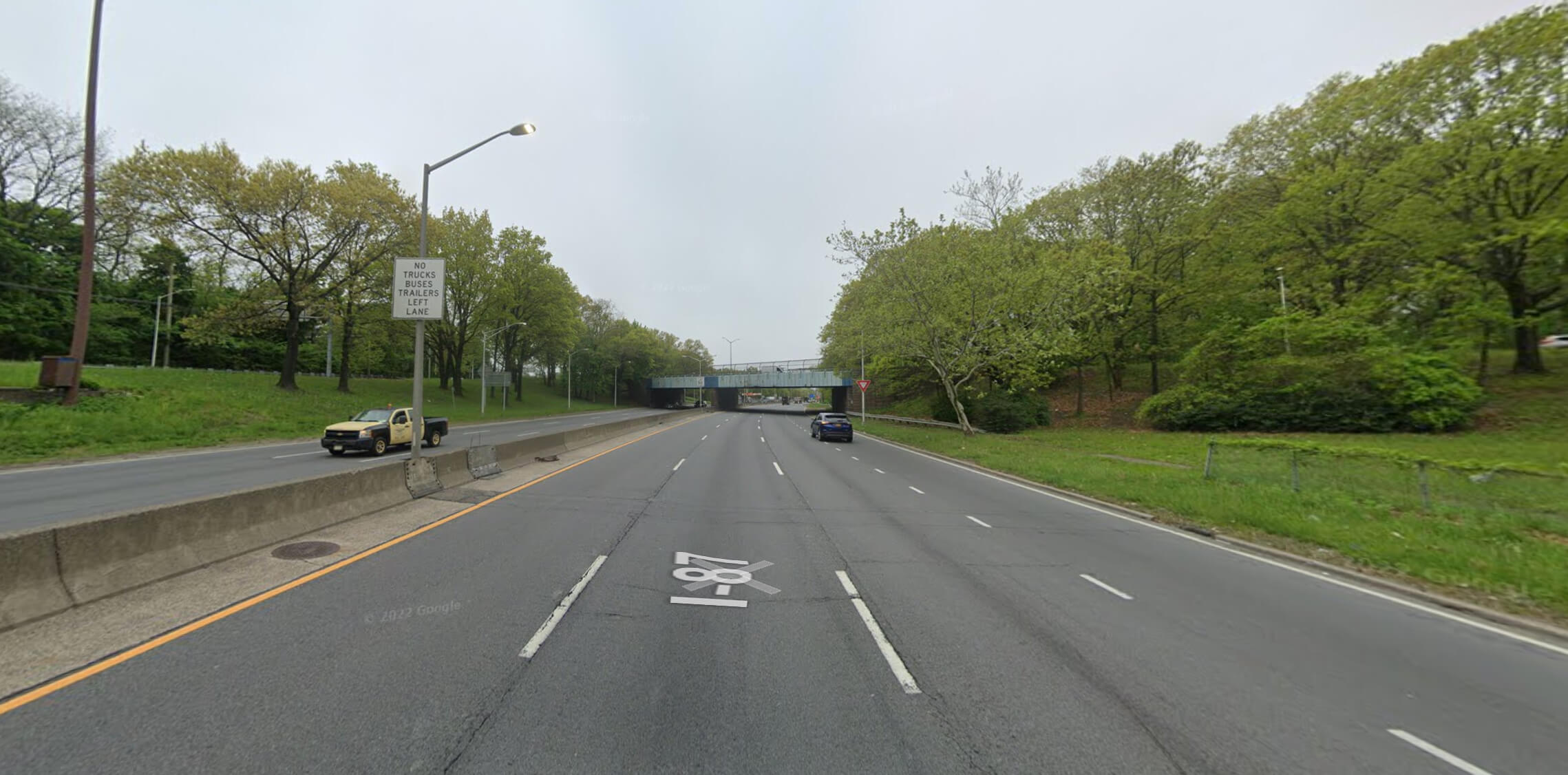 Driver strikes man trying to walk across Major Deegan Expressway in ...