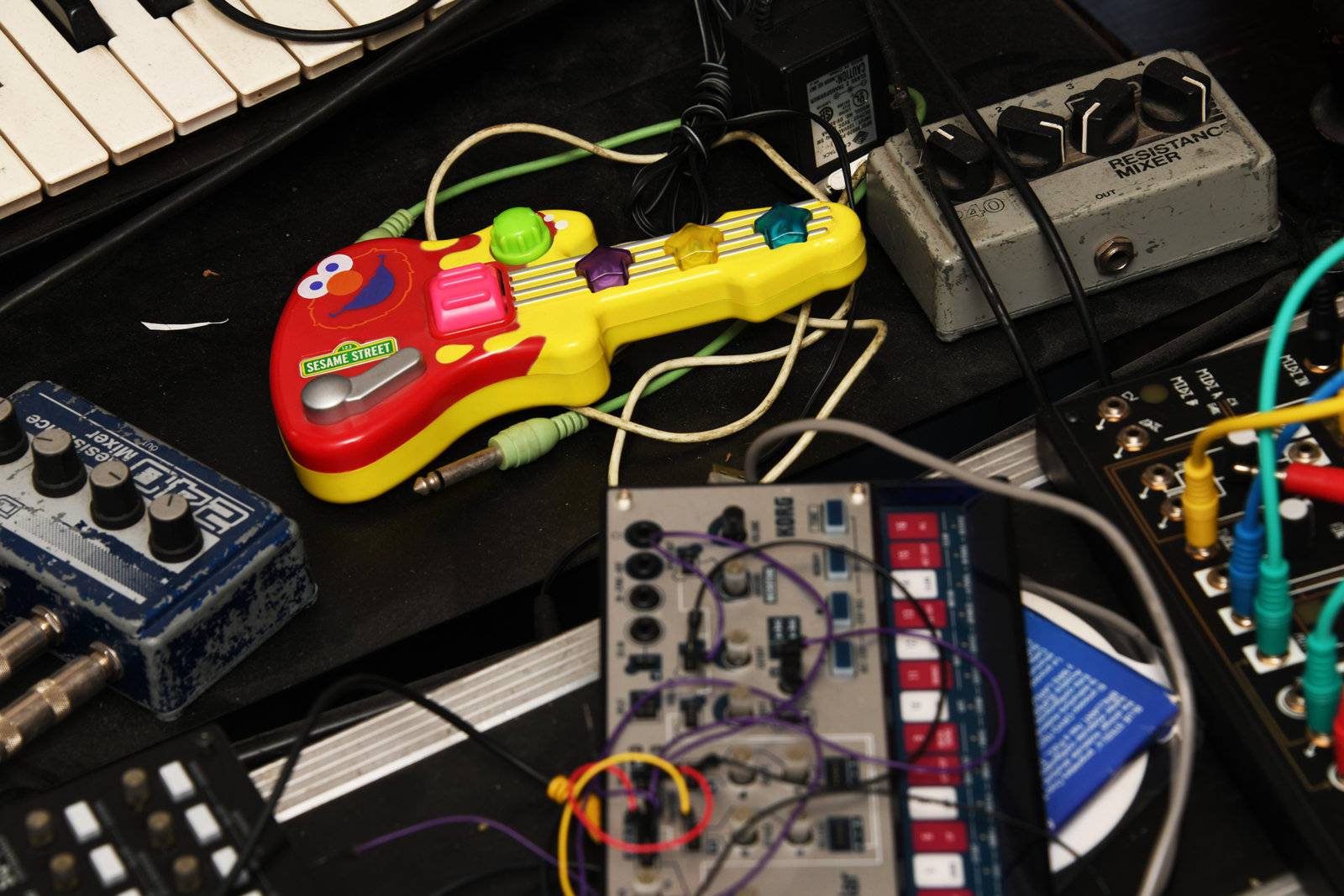 East Village musician and composer Elliott Sharp shares the secrets to his avant-garde style ...