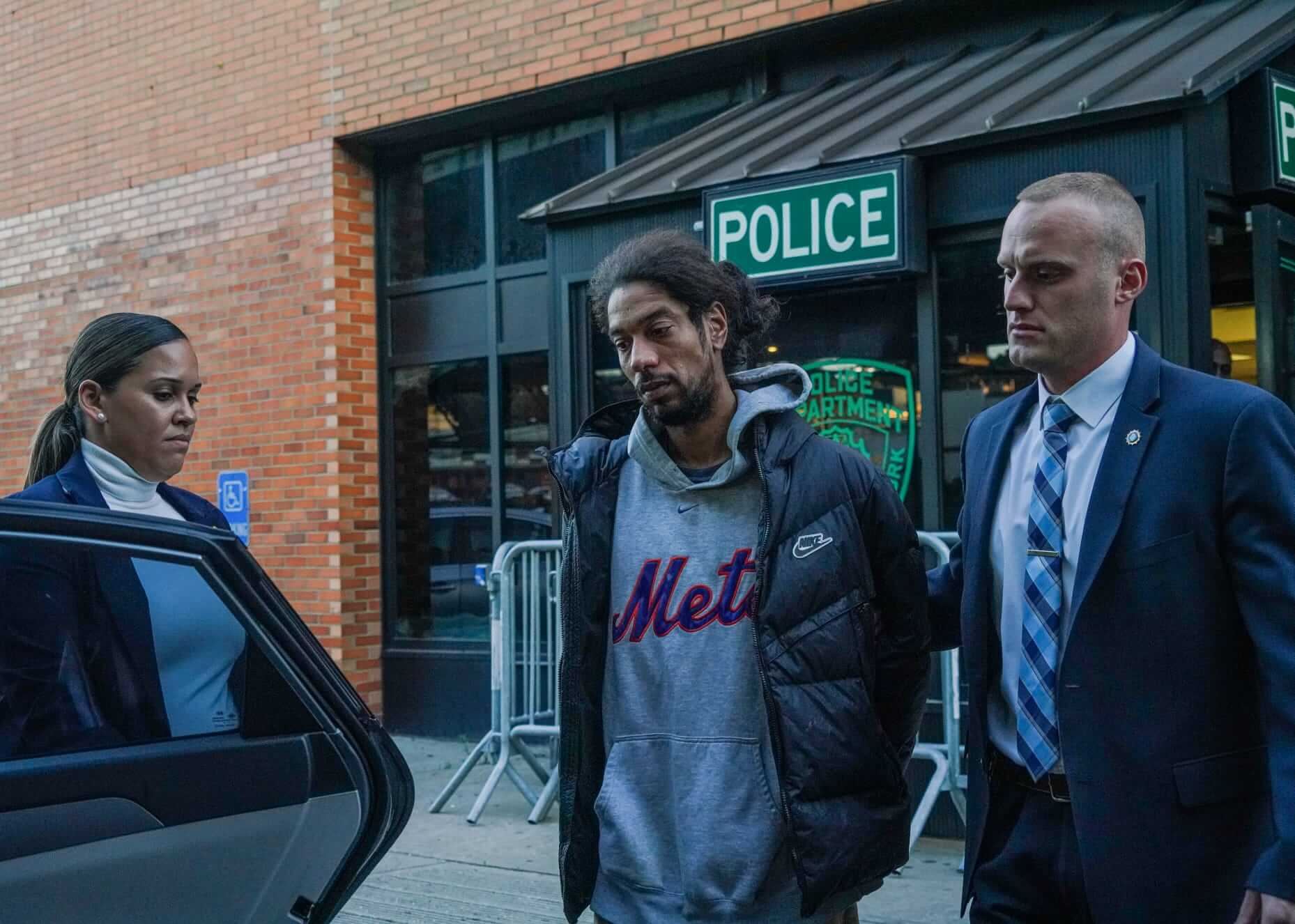 Police arrest Bronx subway shover who pushed man onto tracks in ...