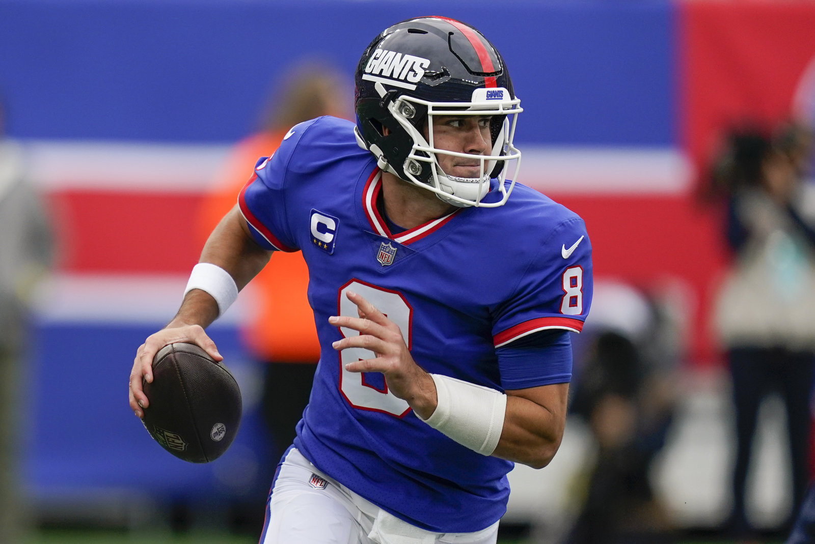 What makes a good quarterback? NFL Analysts, fans and experts still don ...