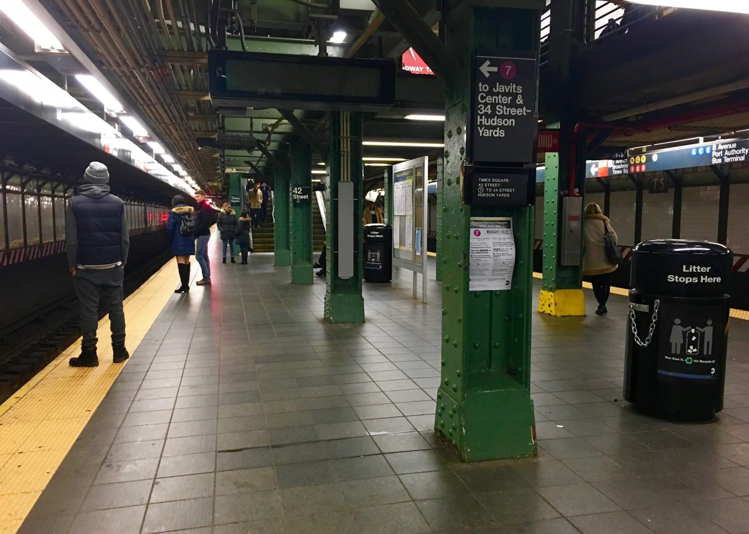 Times Square subway station stabbing leaves man hospitalized, suspect ...