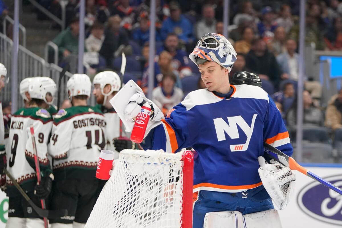 Third period goal sinks Islanders in 2-0 loss to Coyotes | amNewYork