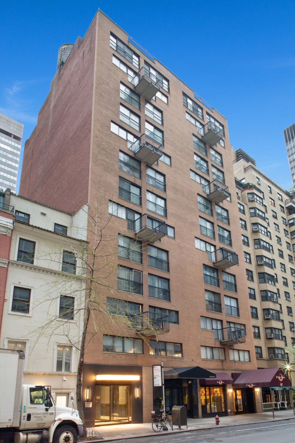 Slate Property Group, PCCP acquire 15-story mixed-use building in ...