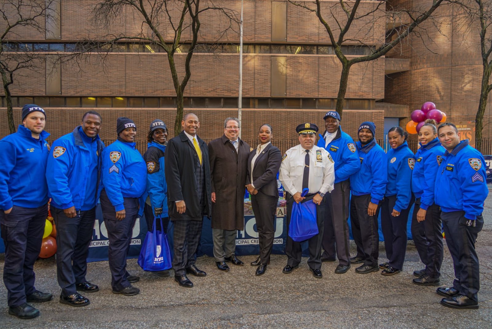 NYPD top brass distribute 1,000 turkeys outside of police headquarters ...