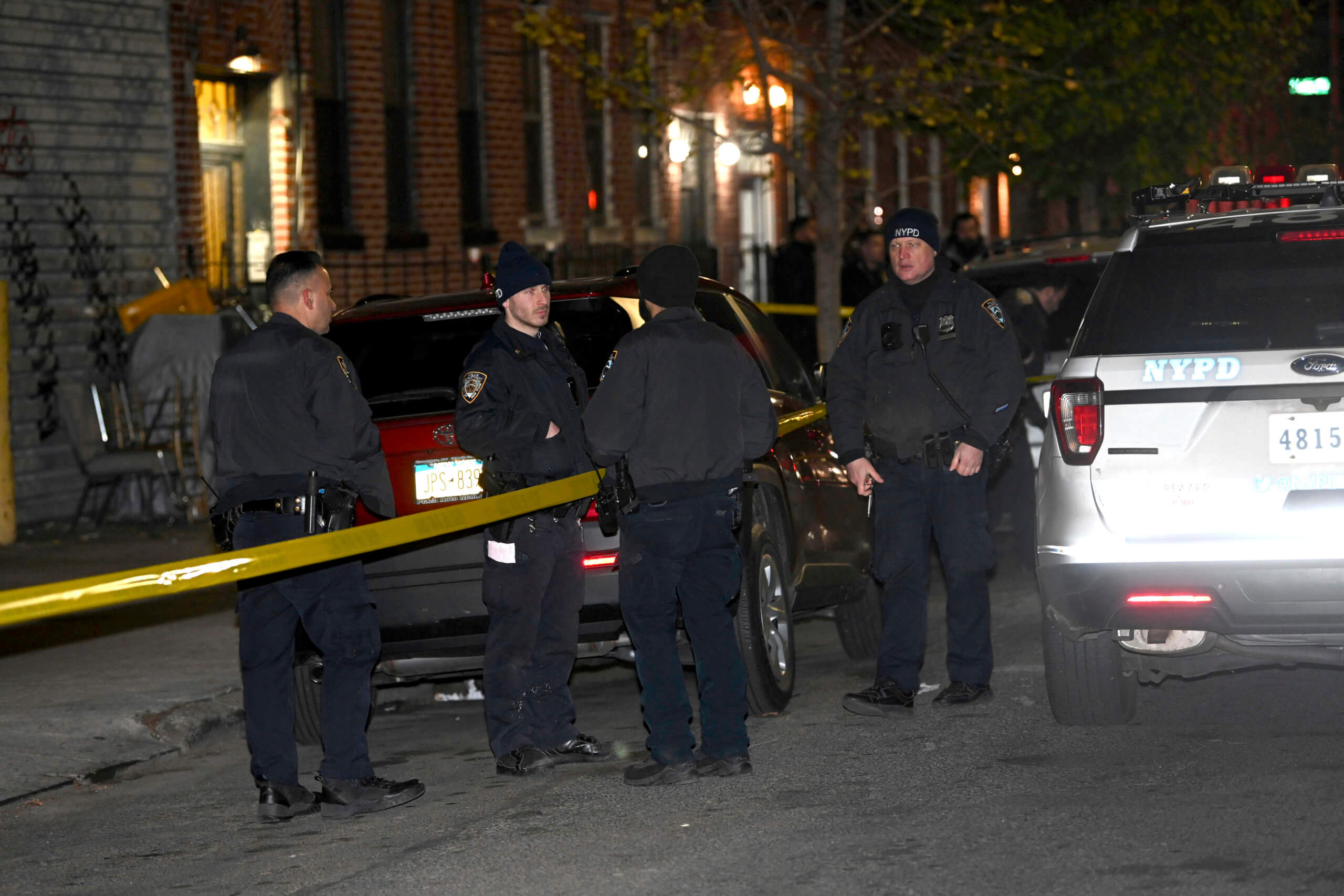 Brooklyn shooting at apartment building leaves man dead: cops | amNewYork