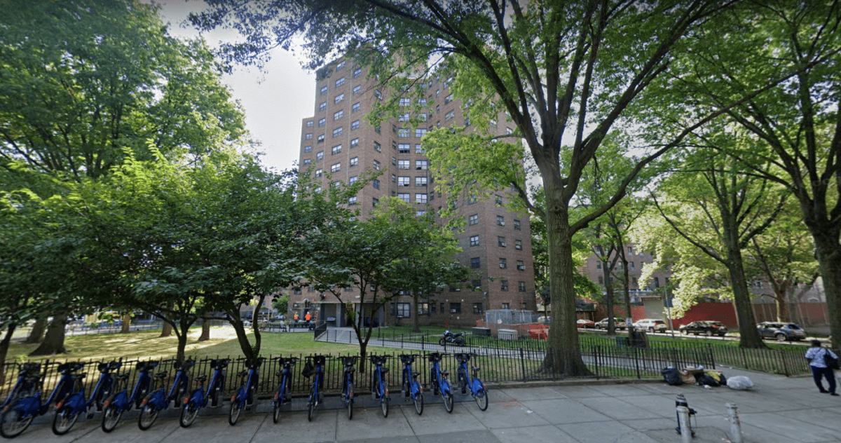 19 injured in trash chute fire at Brooklyn NYCHA complex | amNewYork