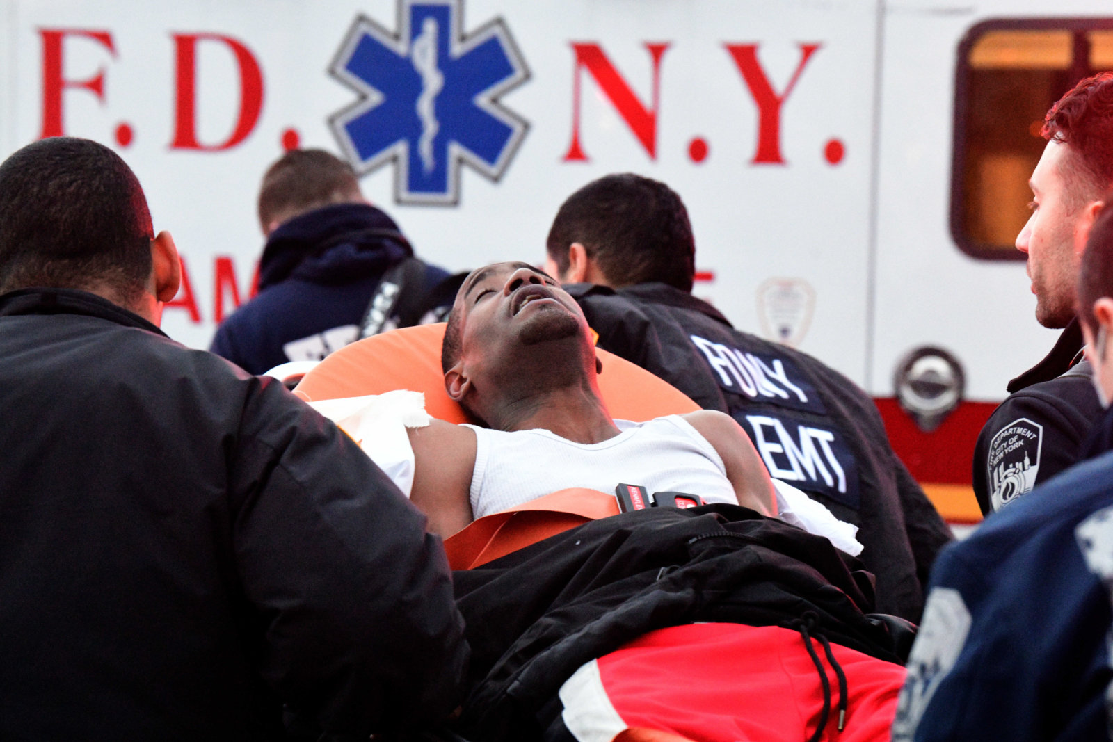 Police save Brooklyn man threatening to jump from top of truck | amNewYork