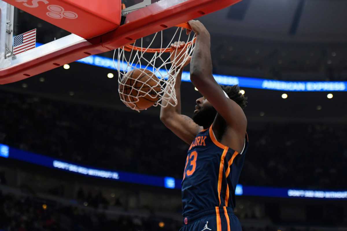 Mitchell Robinson injury update: Knicks center fractures thumb, out 3 ...