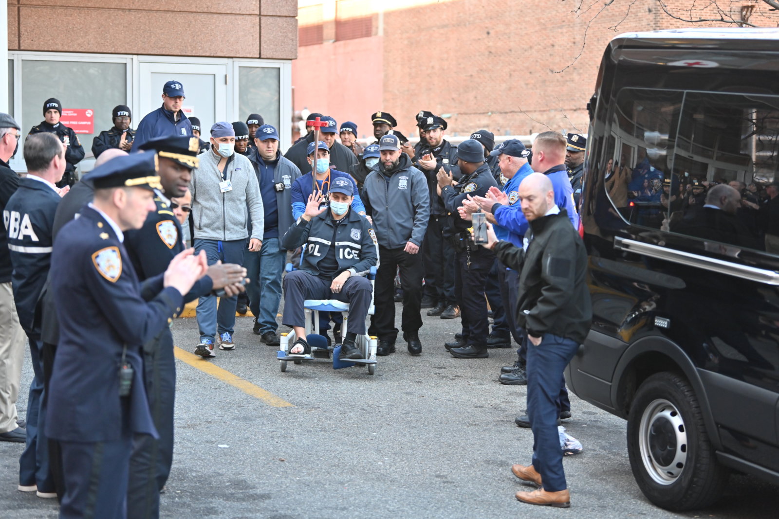 Brooklyn cop and suspect shot during possible domestic abuse arrest ...