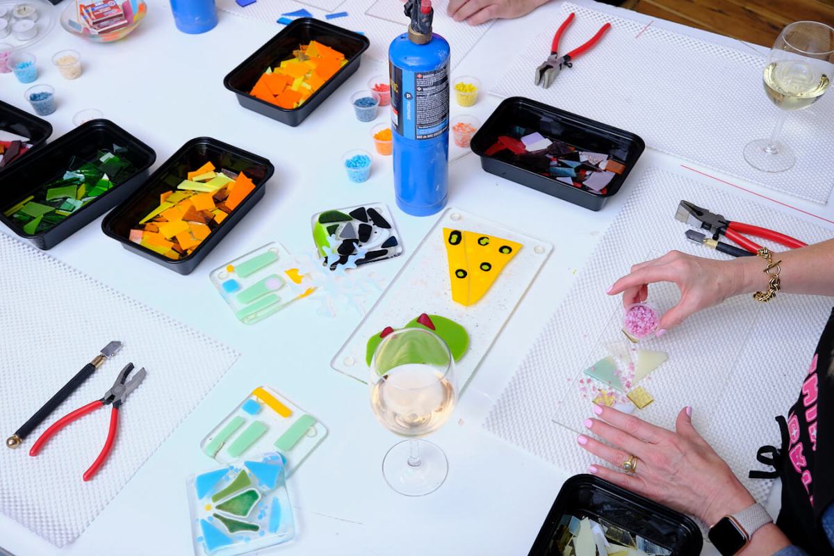 Brooklyn studio offers classes to make the glass making more accessible ...