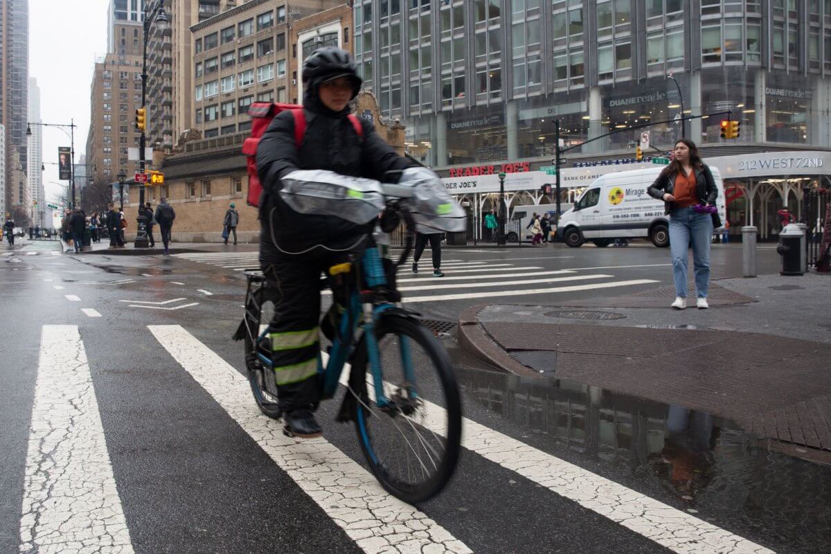 Delivery worker hubs en route to West Side and The Bronx | amNewYork