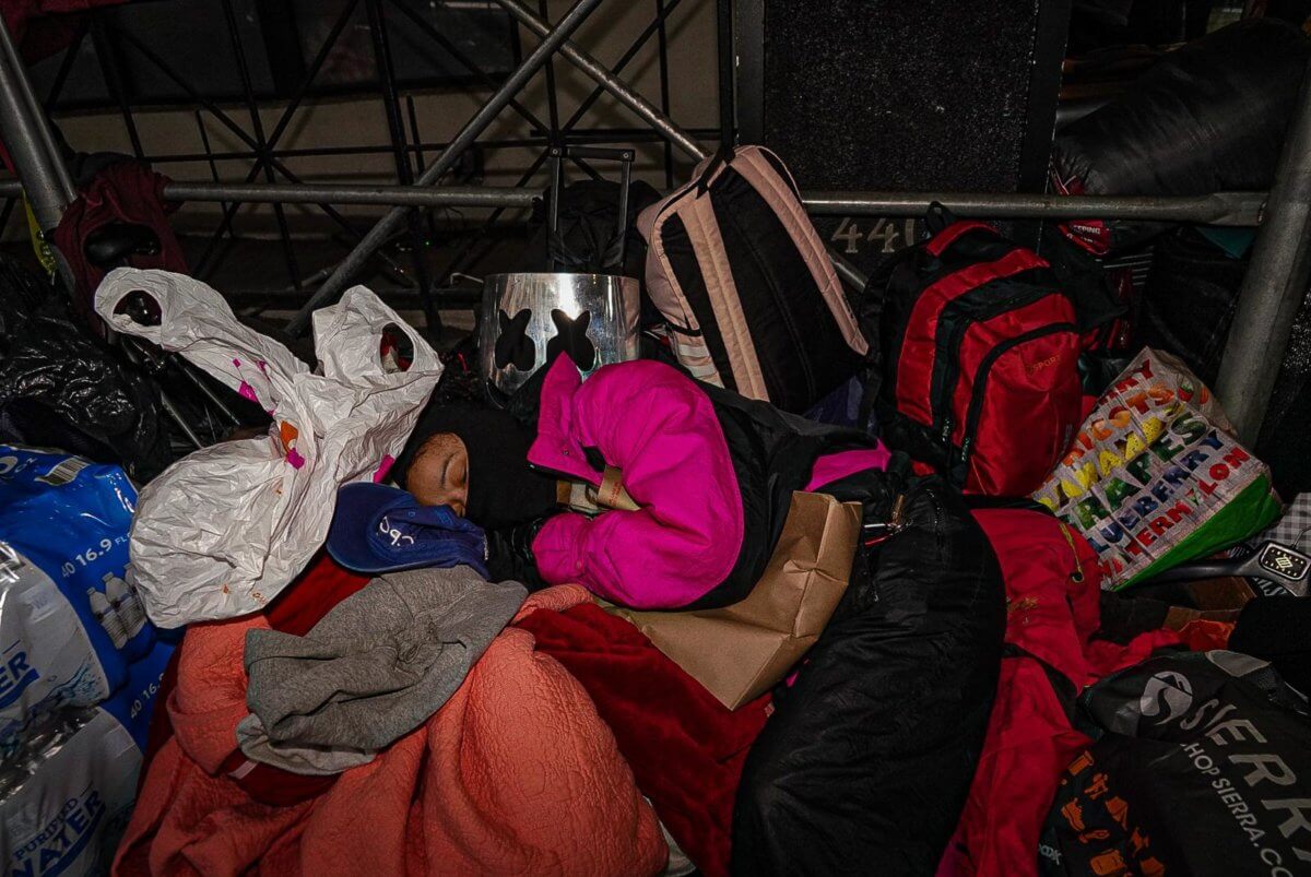 Midtown migrant crisis: Mayor’s office looks to break impasse, build ...