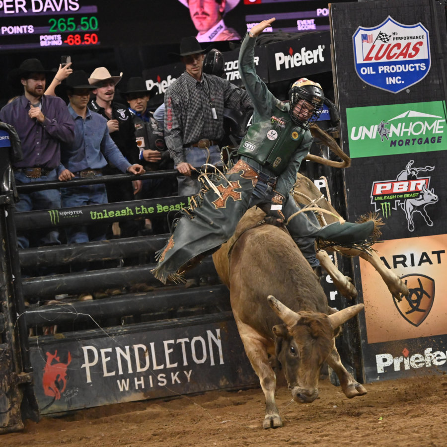 CHECK IT OUT: Professional Bull Riding takes over Madison Square Garden ...
