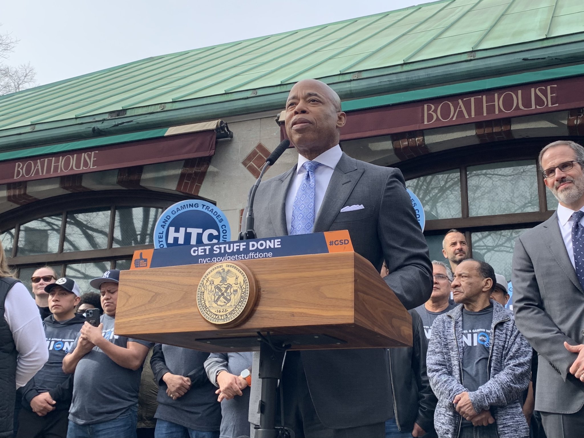 Iconic Loeb Boathouse will reopen, Legends Hospitality picked by mayor ...