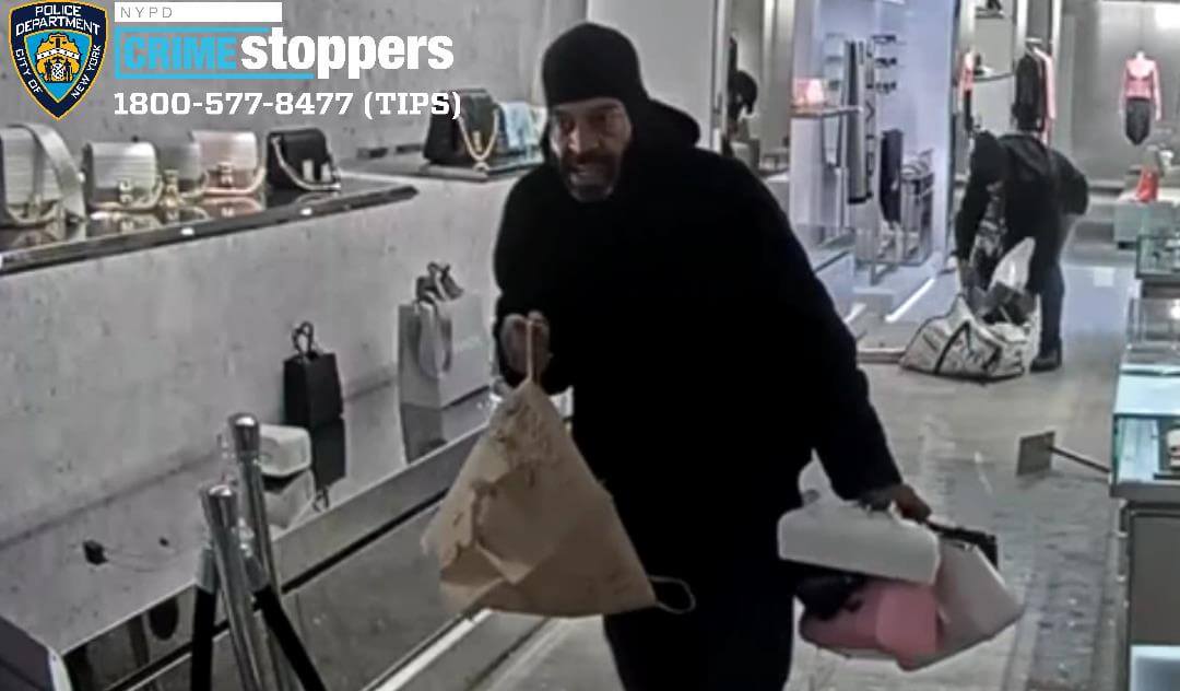 Watch: Four brazen thieves ransack high end fashion store in SoHo ...
