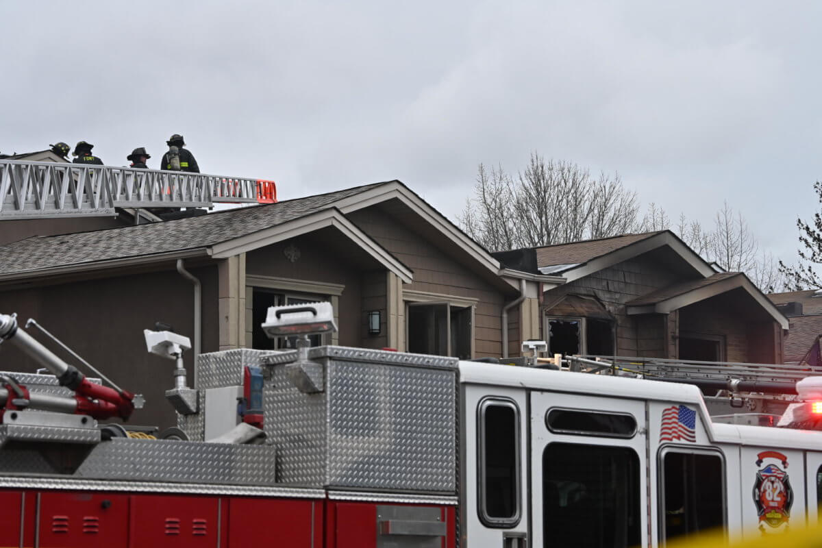 Massive Staten Island house fire prompts collapse, injures 20 ...