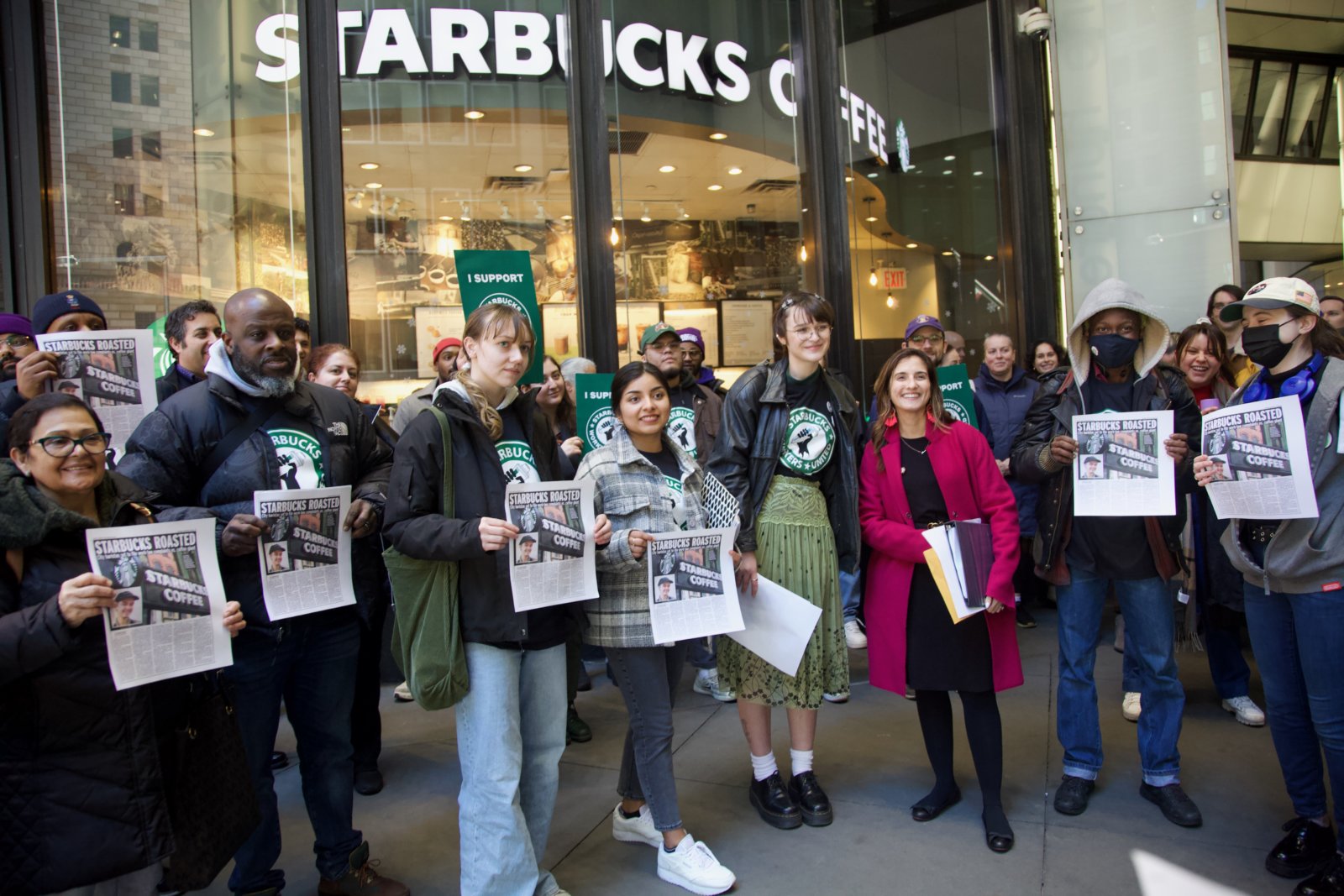 NYC Starbucks workers accuse coffee giant of violating local labor laws ...