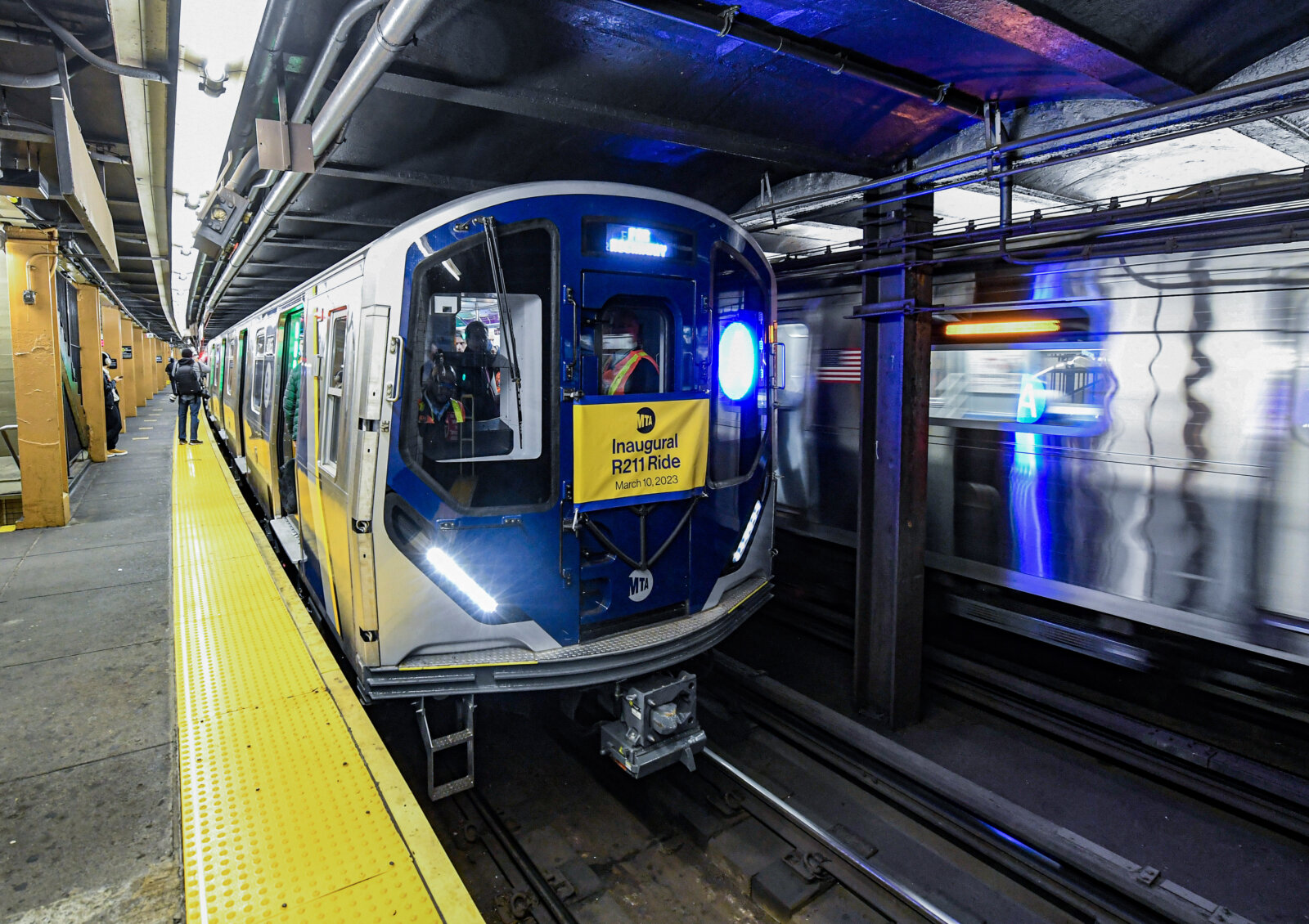 Latest subway cars roll into service, start their journey on the A line ...