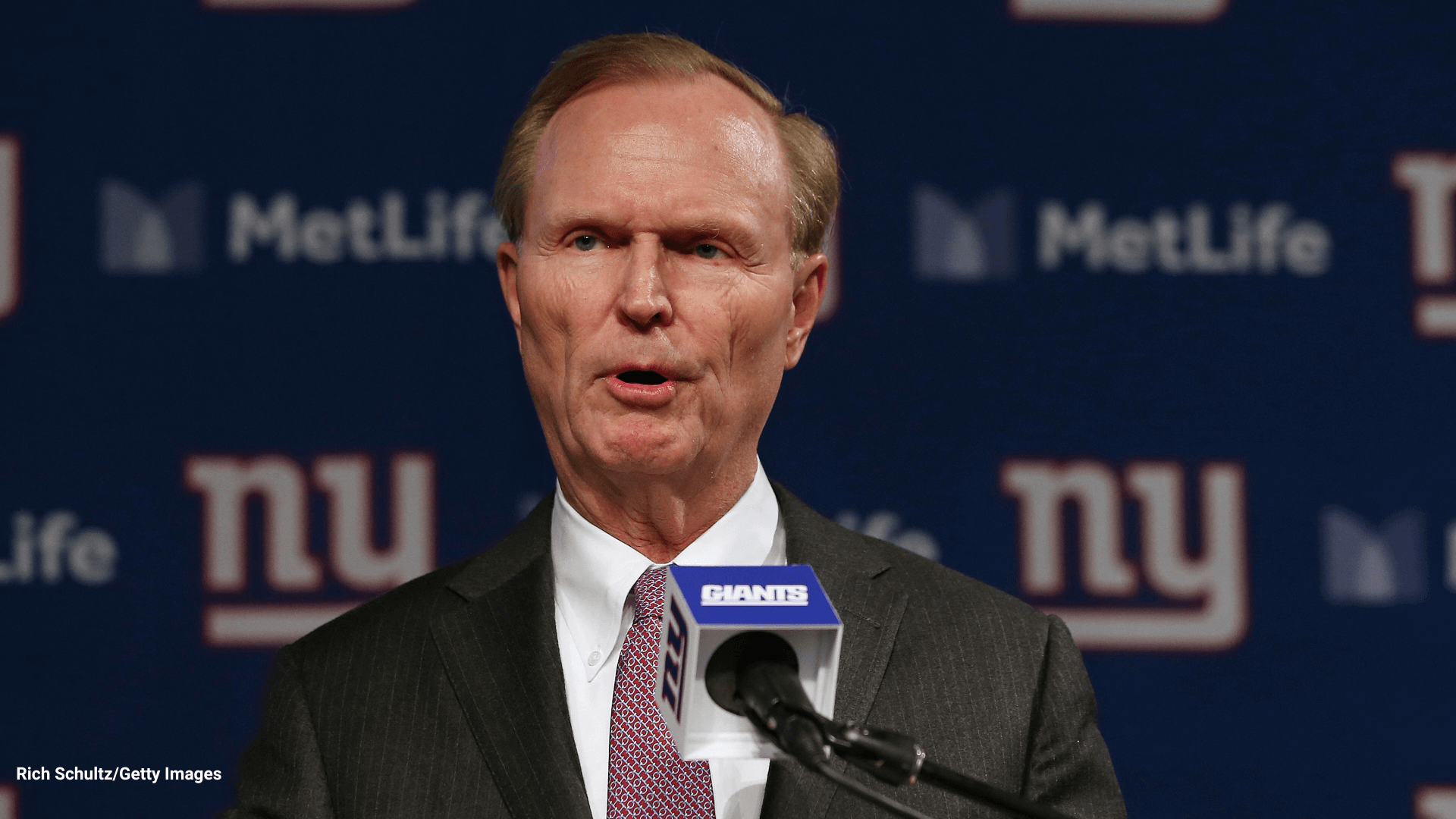 Giants owner backs his front office into a corner with recent comments ...
