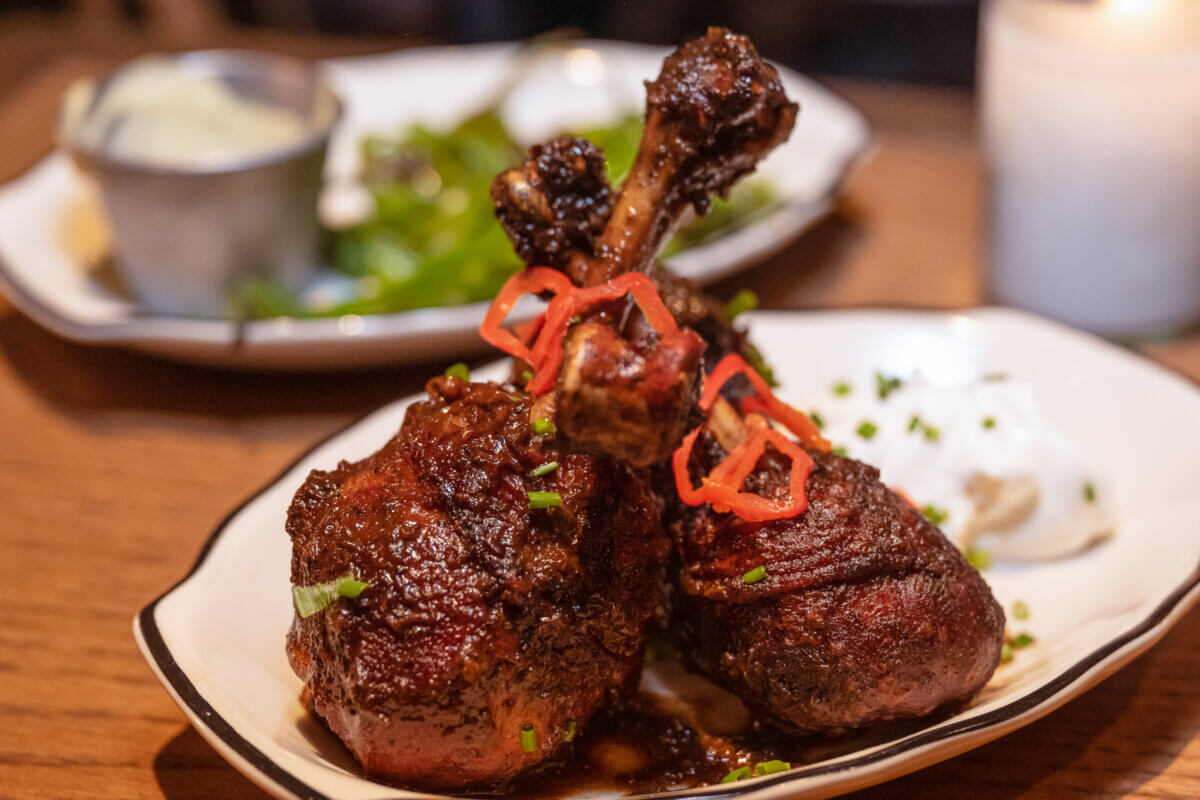 Albert’s bar brings back 50s nightlife nostalgia to Midtown | amNewYork