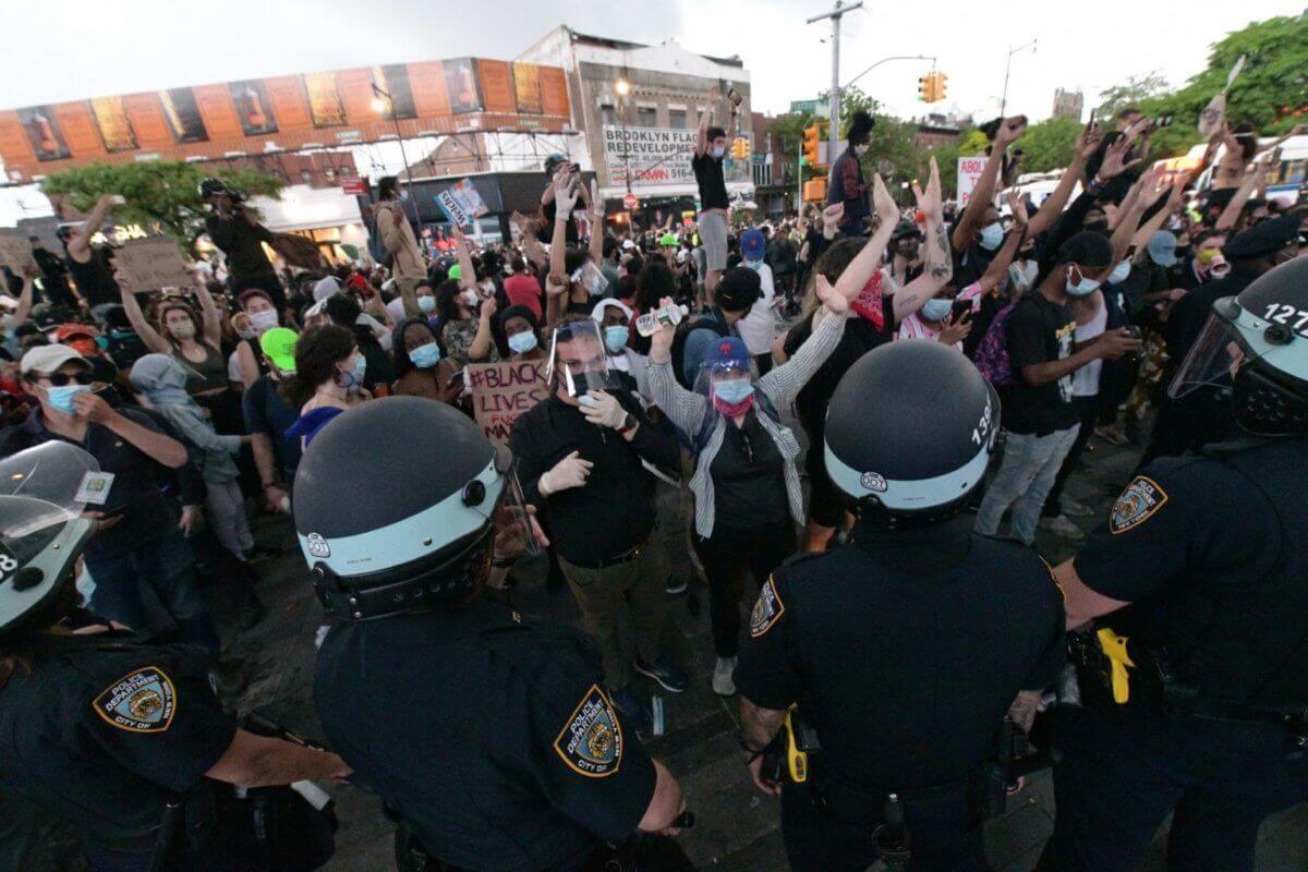 Bronx kettling lawsuit: NYC will pay millions to protesters bullied by ...