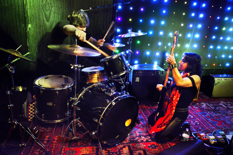 ‘Rock chick’ and ‘theater baby’ Jana Peri shows off her vast range of ...