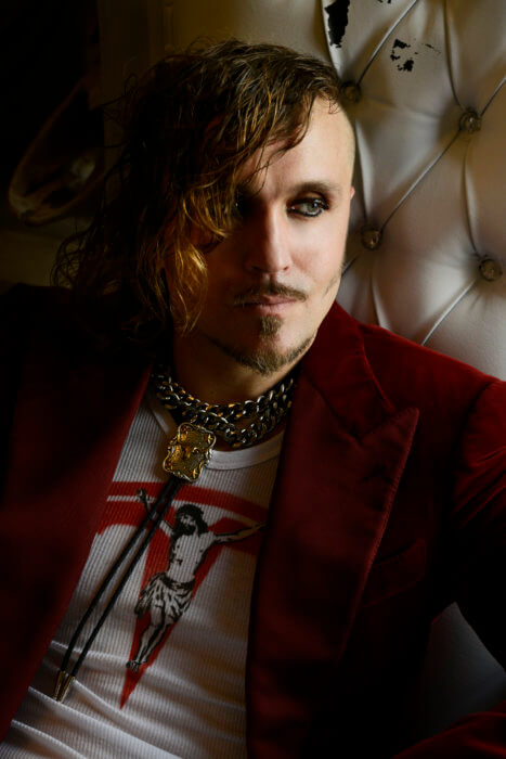 Out of this world: Downtown glam rock band UNI and the Urchins takes ...