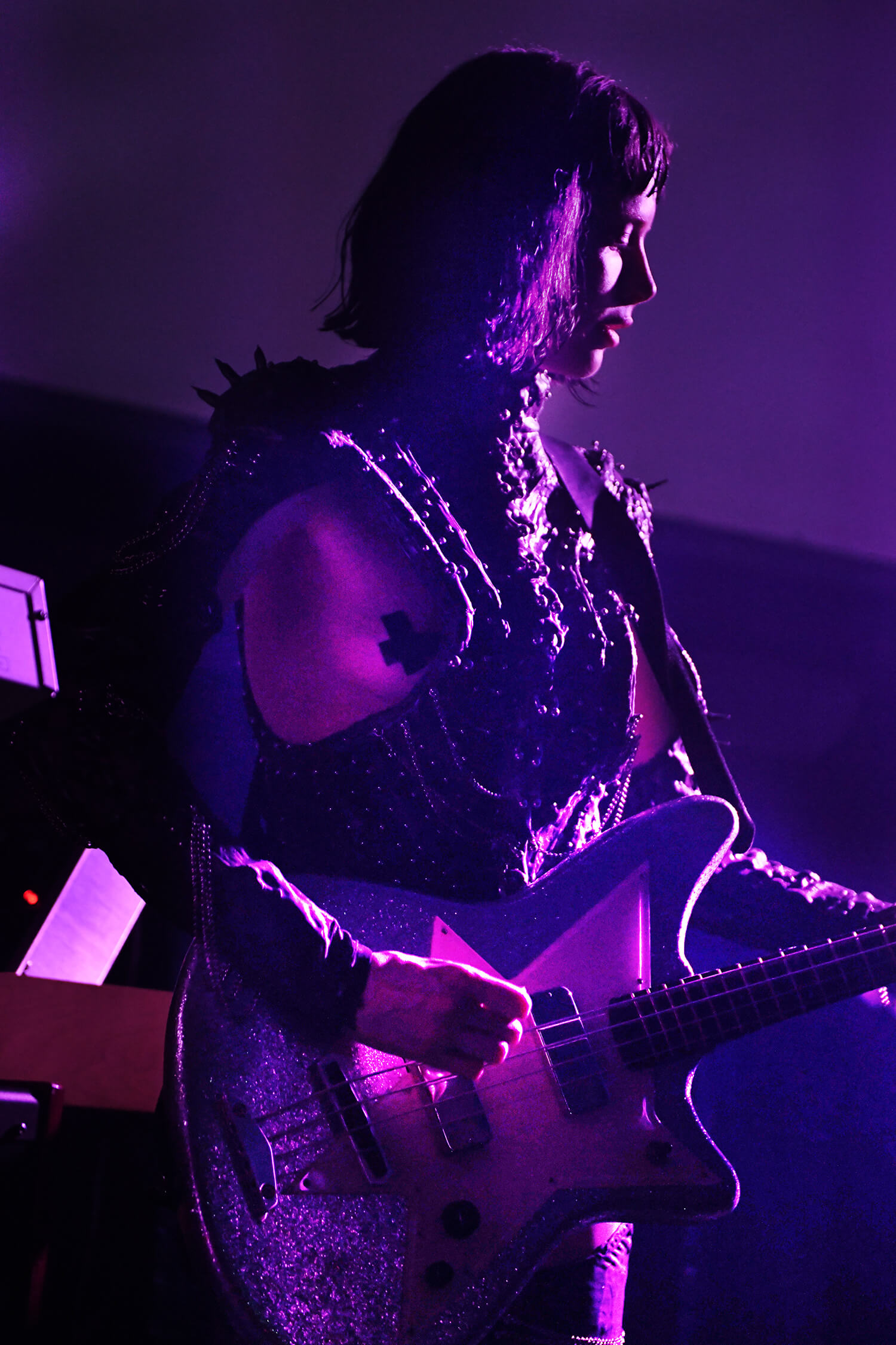 Out of this world: Downtown glam rock band UNI and the Urchins takes ...