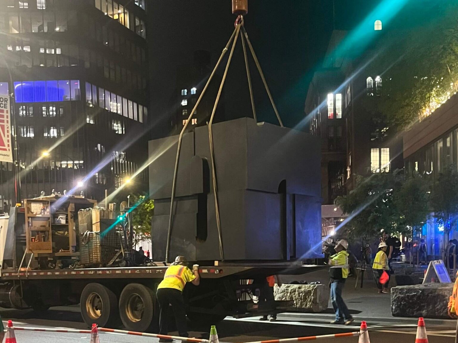 Iconic Astor Place ‘Cube’ removed for restoration, will spin again by ...