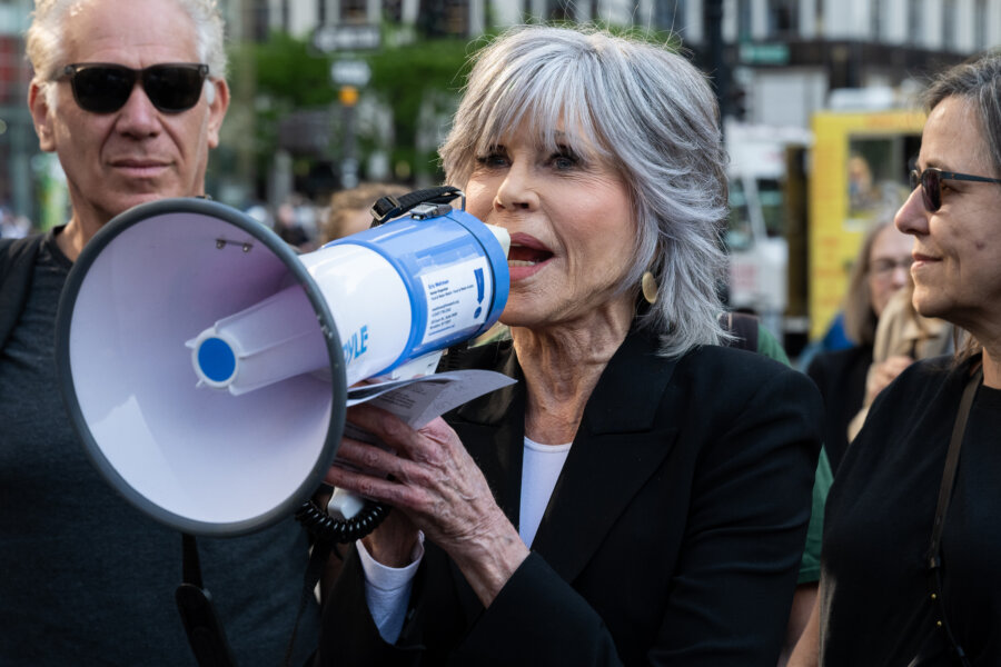 Jane Fonda joins climate activists at protest during Biden’s Upper East ...