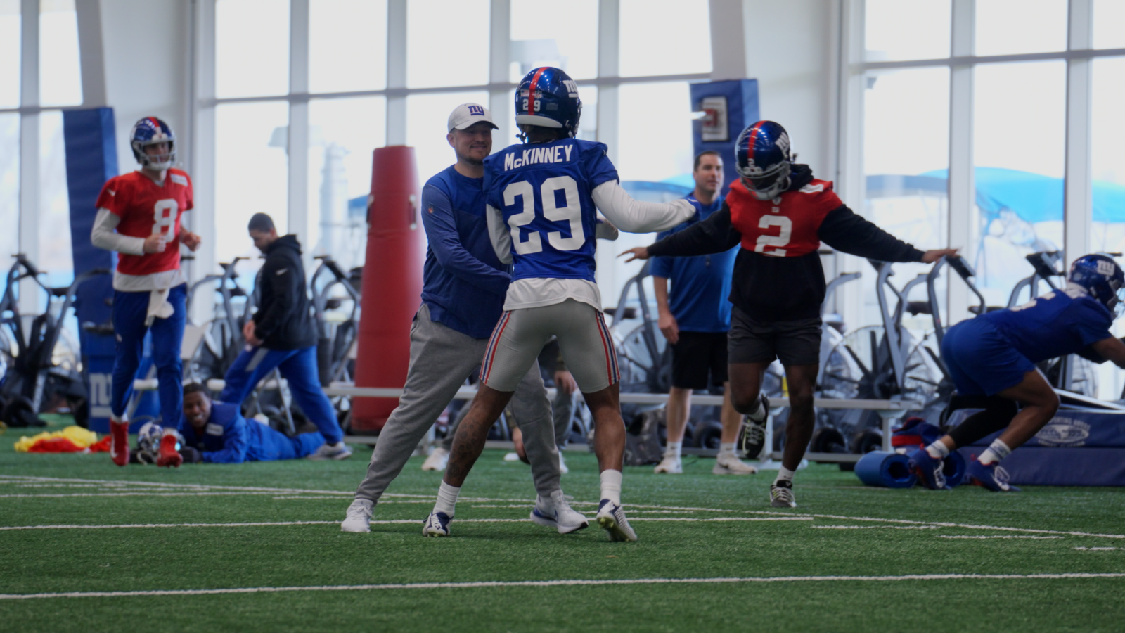 Giants still working to decide who will wear green dot on defense ...