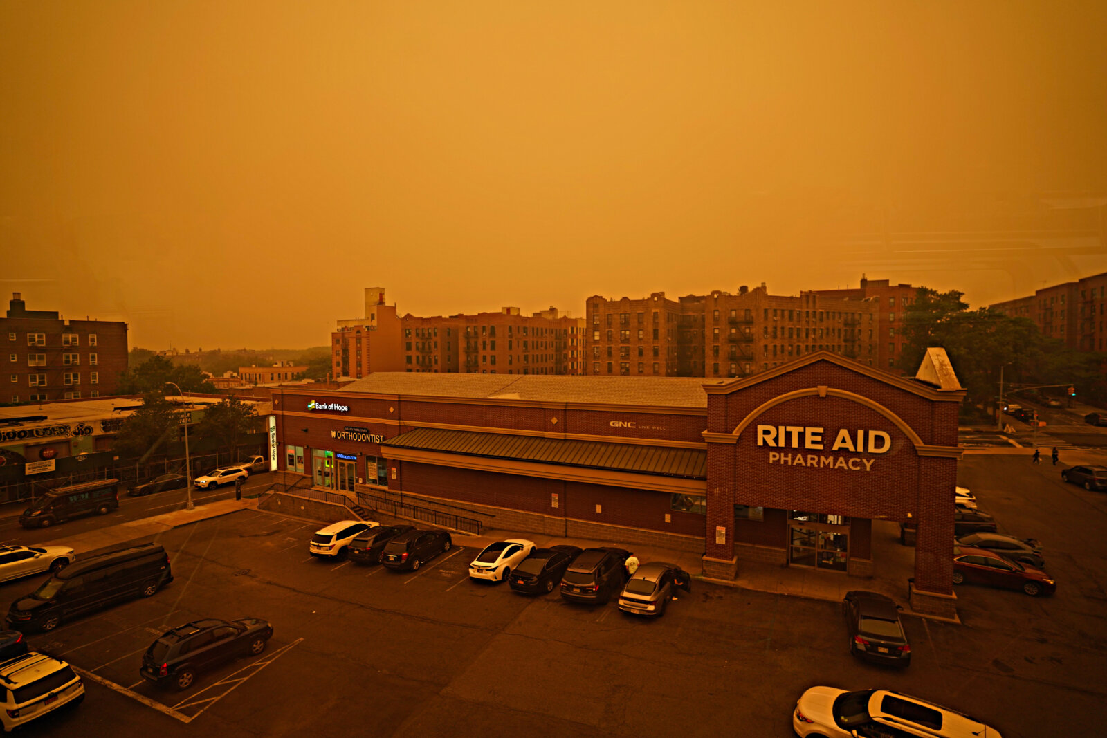SEE IT: NYC engulfed in dystopian haze from Canadian wildfires, leaving ...