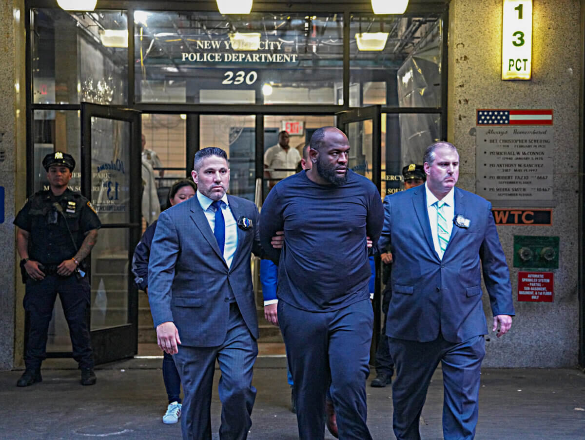 Alleged subway killer stabs mental health worker at Rikers Island ...