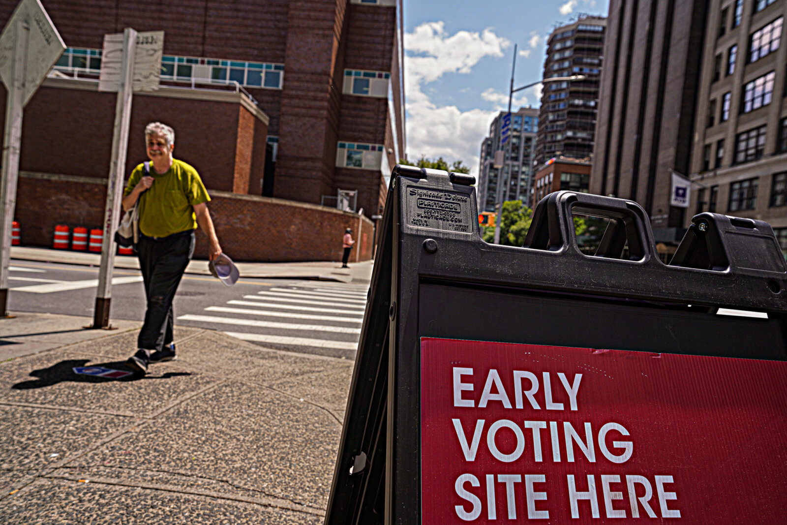 Early voting kicks off citywide, but draws few crowds over holiday ...