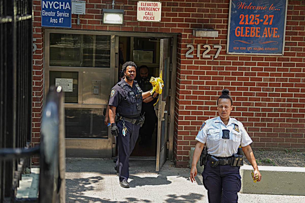 Bronx man arrested after allegedly slashing wife’s throat