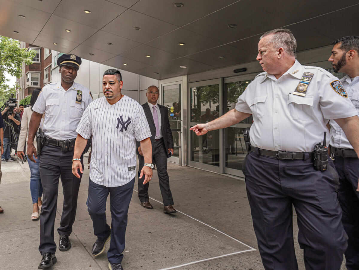 Nypd Vow To Cuff Shooter Who Left Five Year Old Hospitalized In The