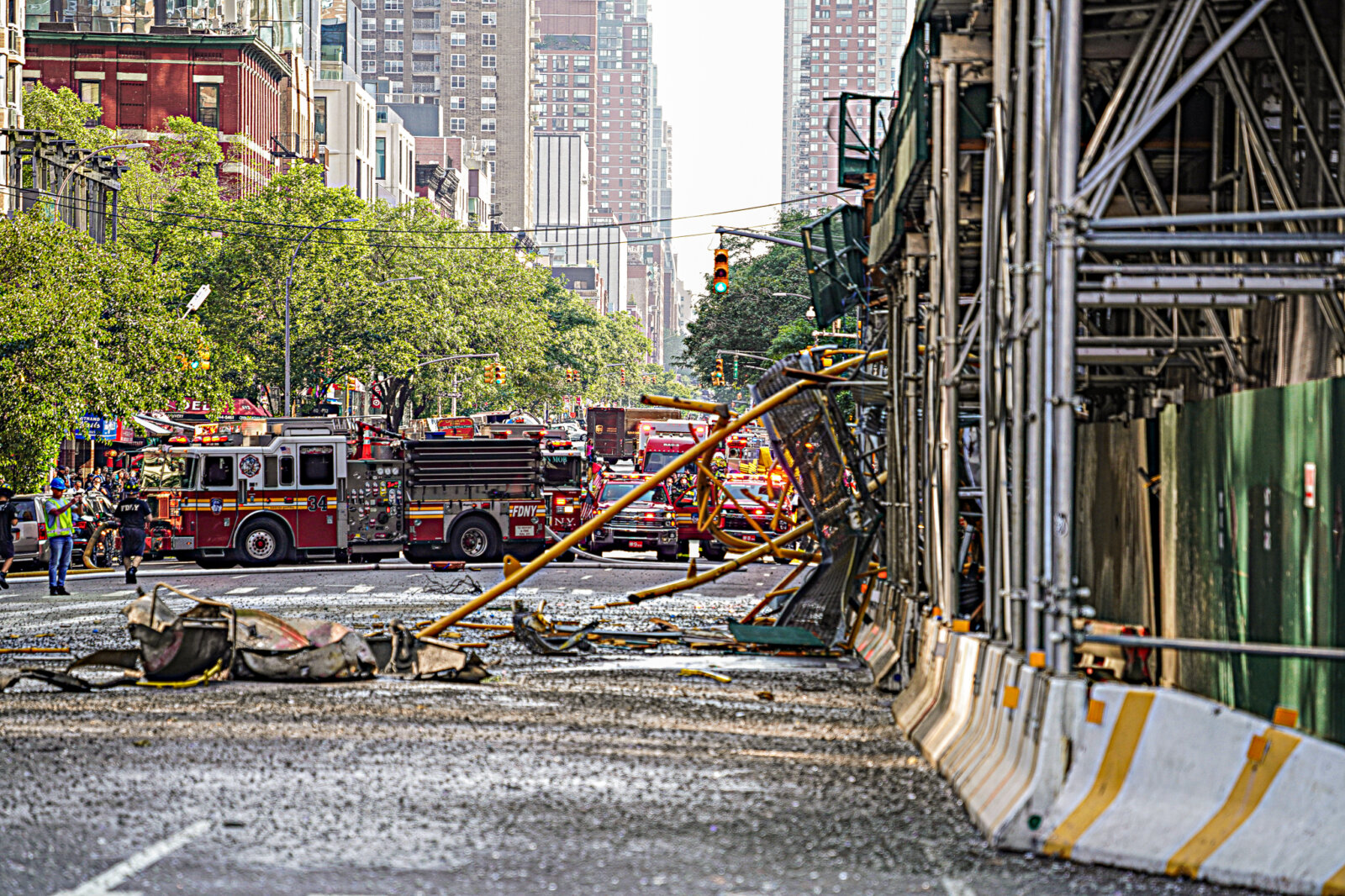 Midtown Manhattan crane collapse at high-rise injures 10 people ...