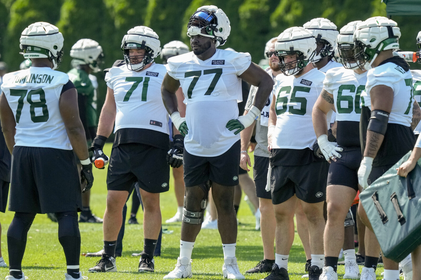 Jets’ Offensive Line Struggles Without AVT