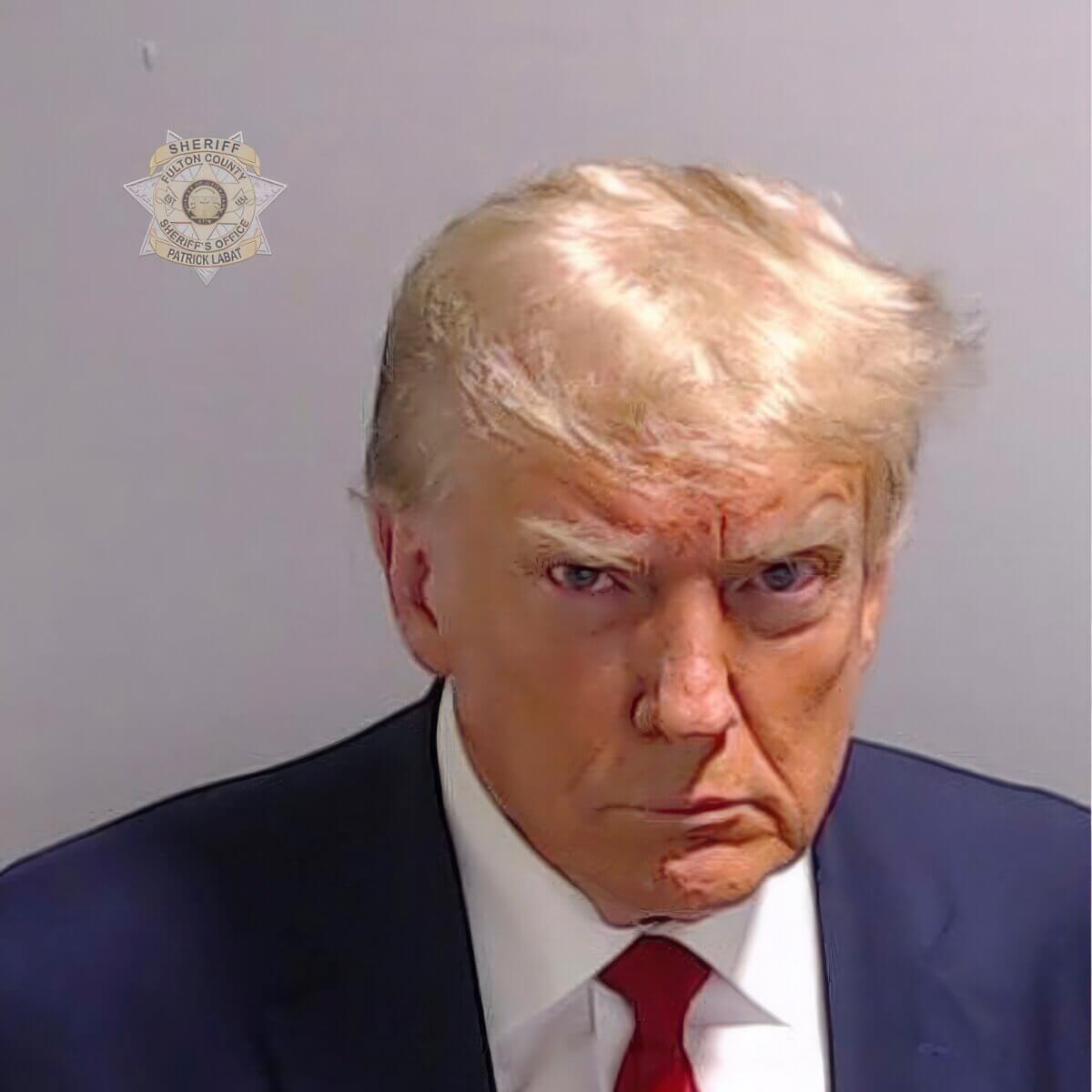Mug shot of Donald Trump shows scowling former president during speedy ...