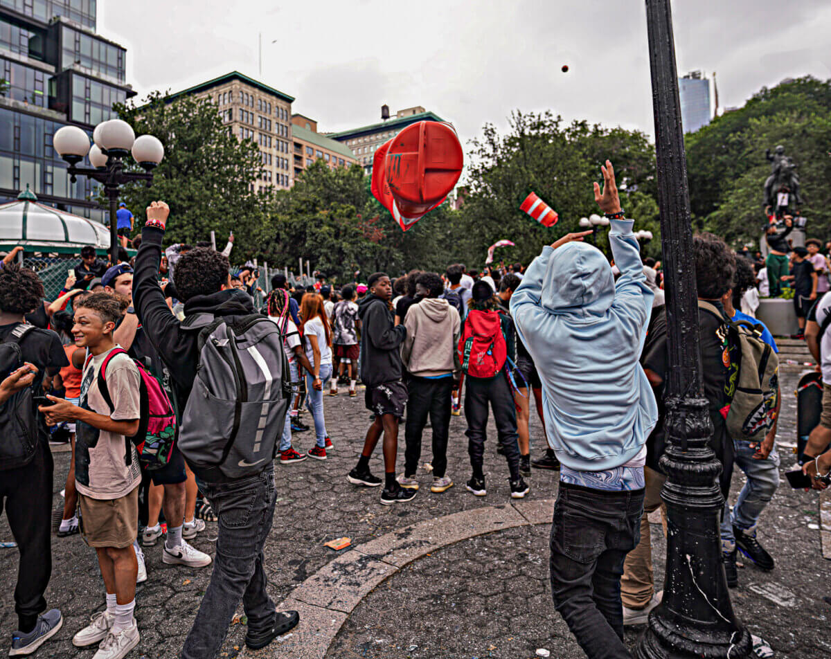 Suspects wanted for throwing barrels at cop during Union Square riot ...
