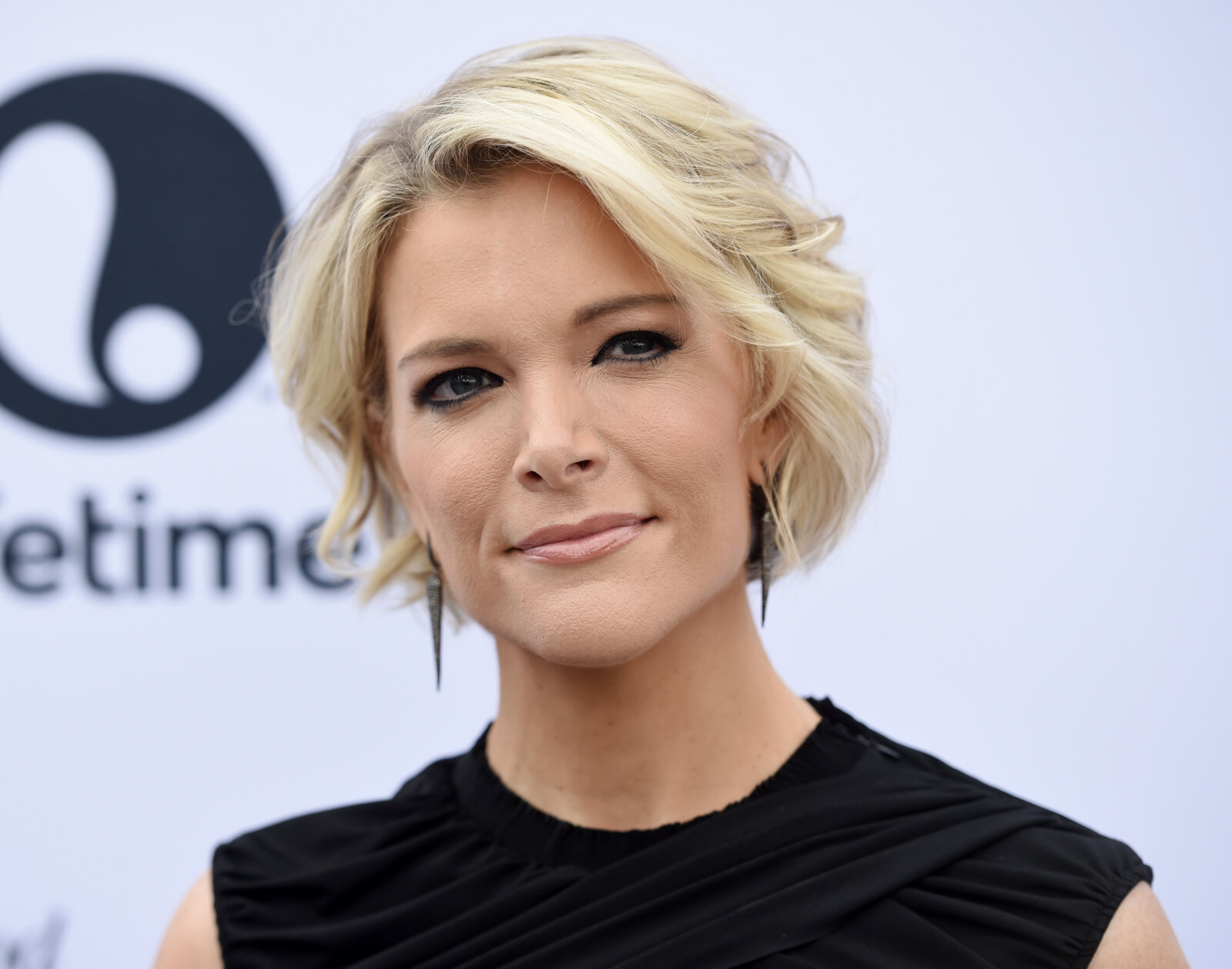 Megyn Kelly welcomes Donald Trump for an interview 8 years after he ...