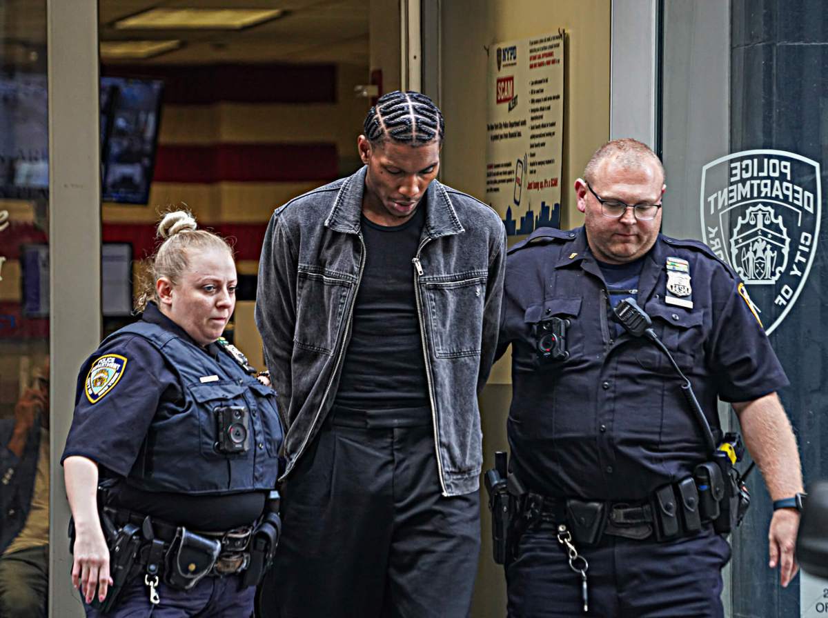 NBA star Kevin Porter Jr. cuffed for allegedly assaulting girlfriend at ...