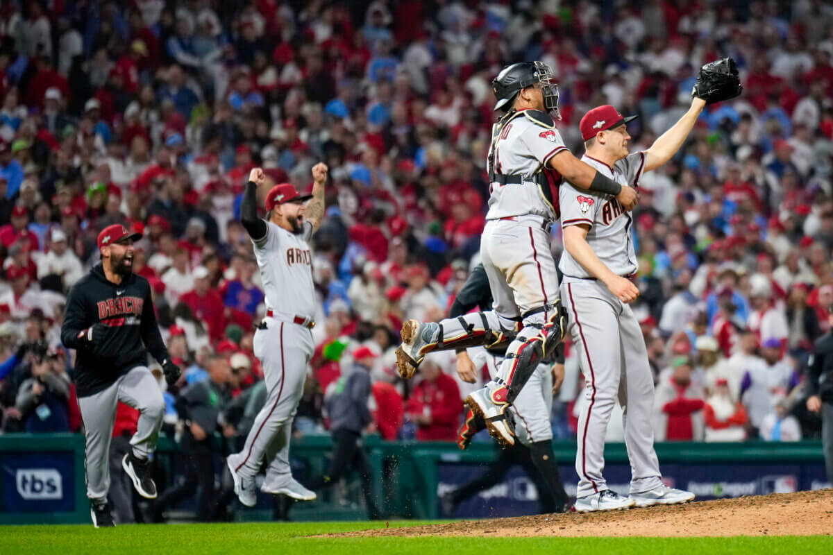 Diamondbacks stun Phillies 4-2 in Game 7 of NLCS to reach first World ...