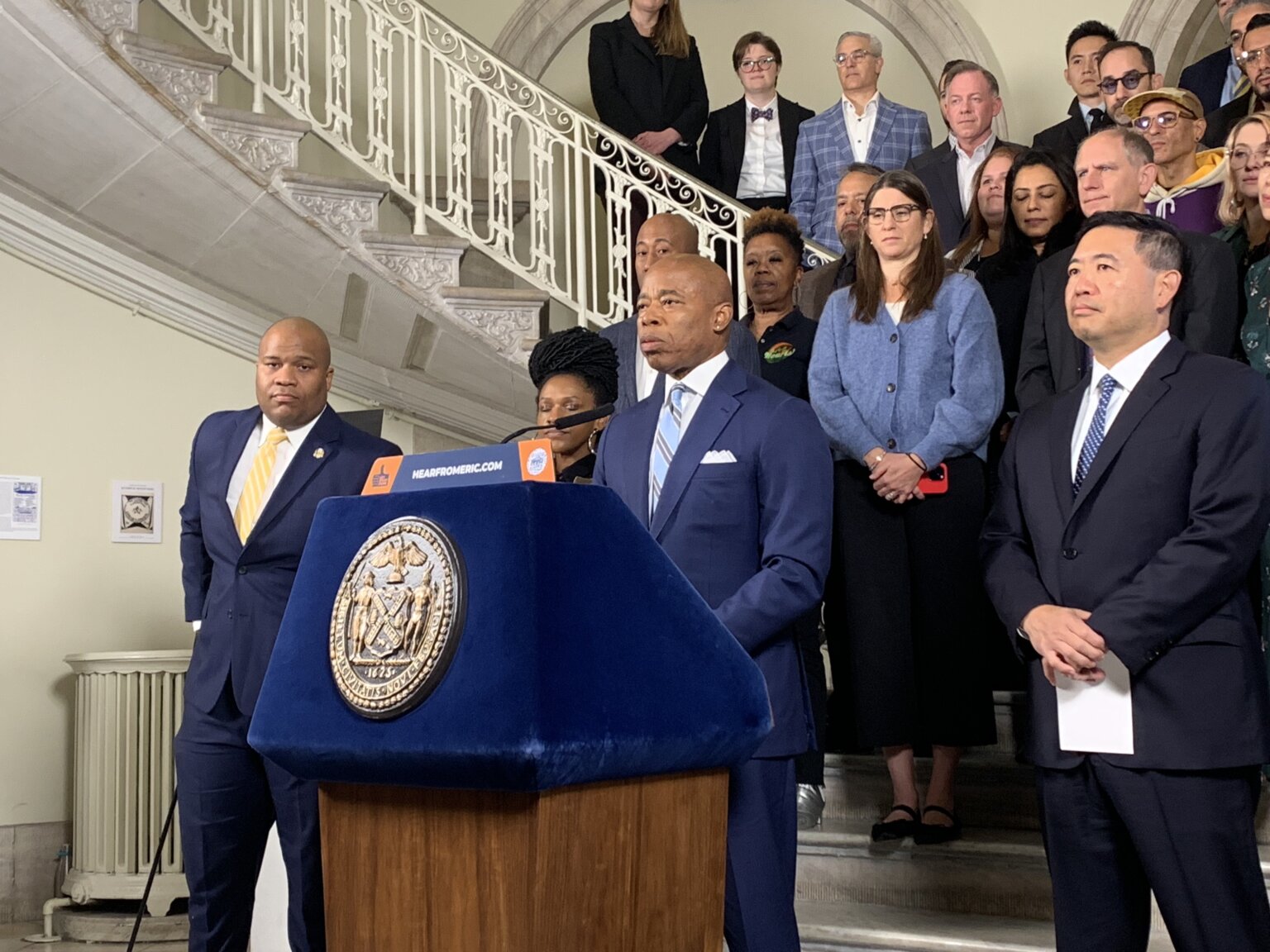 Mayor Adams rolls out AI action plan, ‘chatbot’ to assist small ...