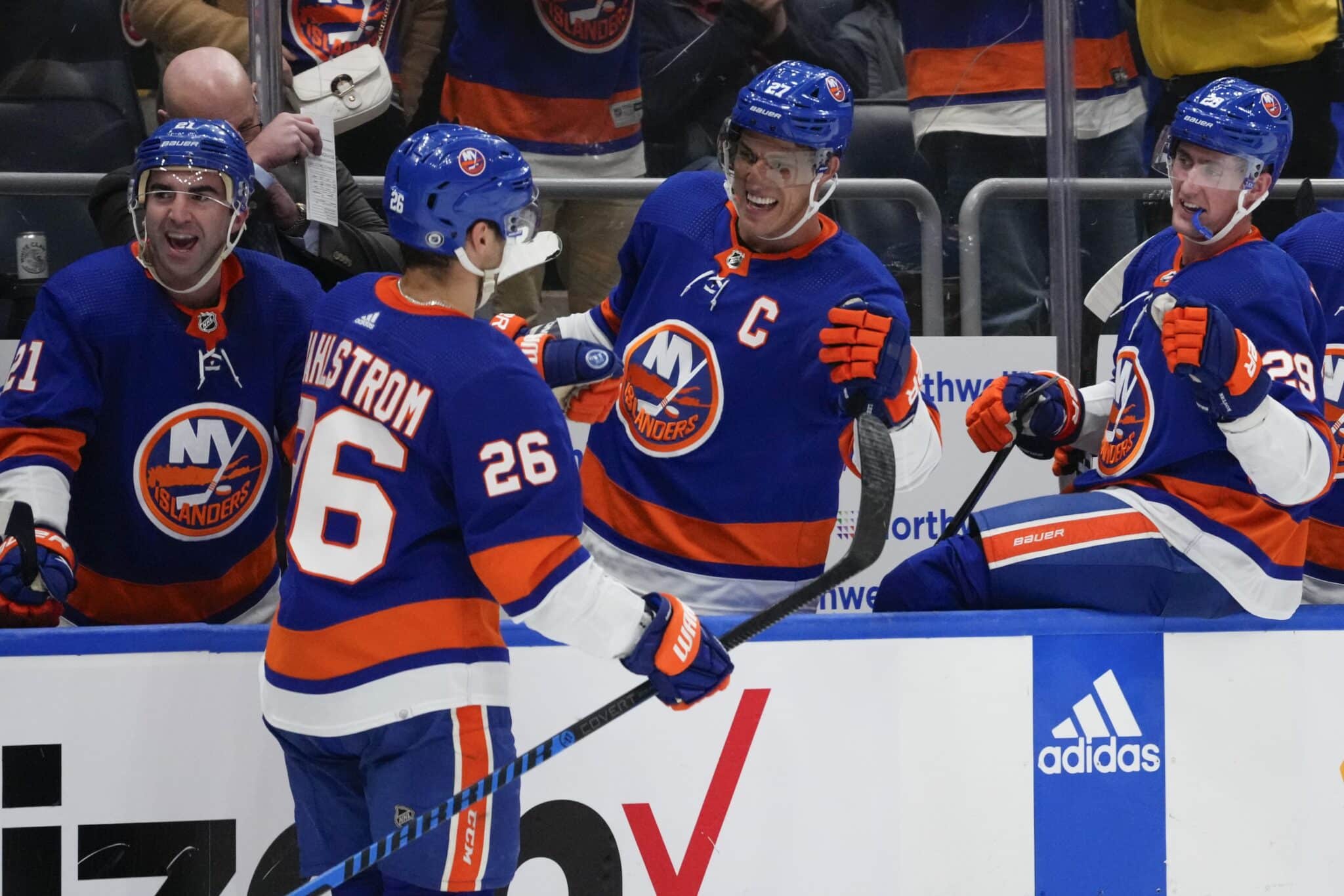 Patrick Roy, Islanders to give Oliver Wahlstrom ‘a good look’ moving ...