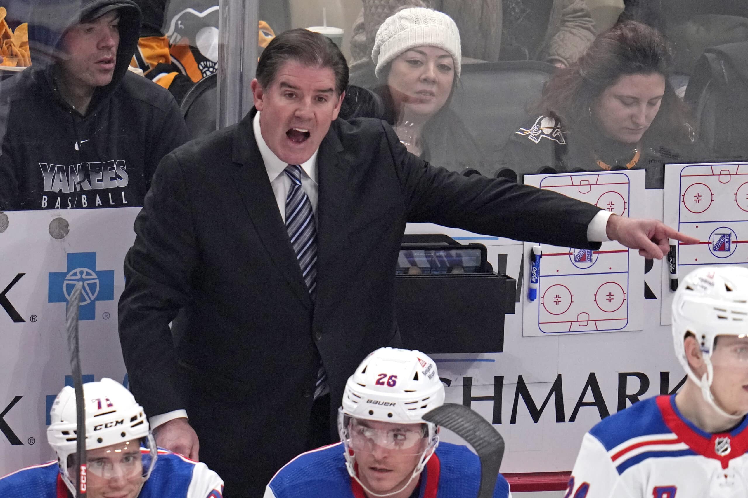 Peter Laviolette reintroduced to Rangers-Islanders rivalry at 2024 Stadium Series | amNewYork