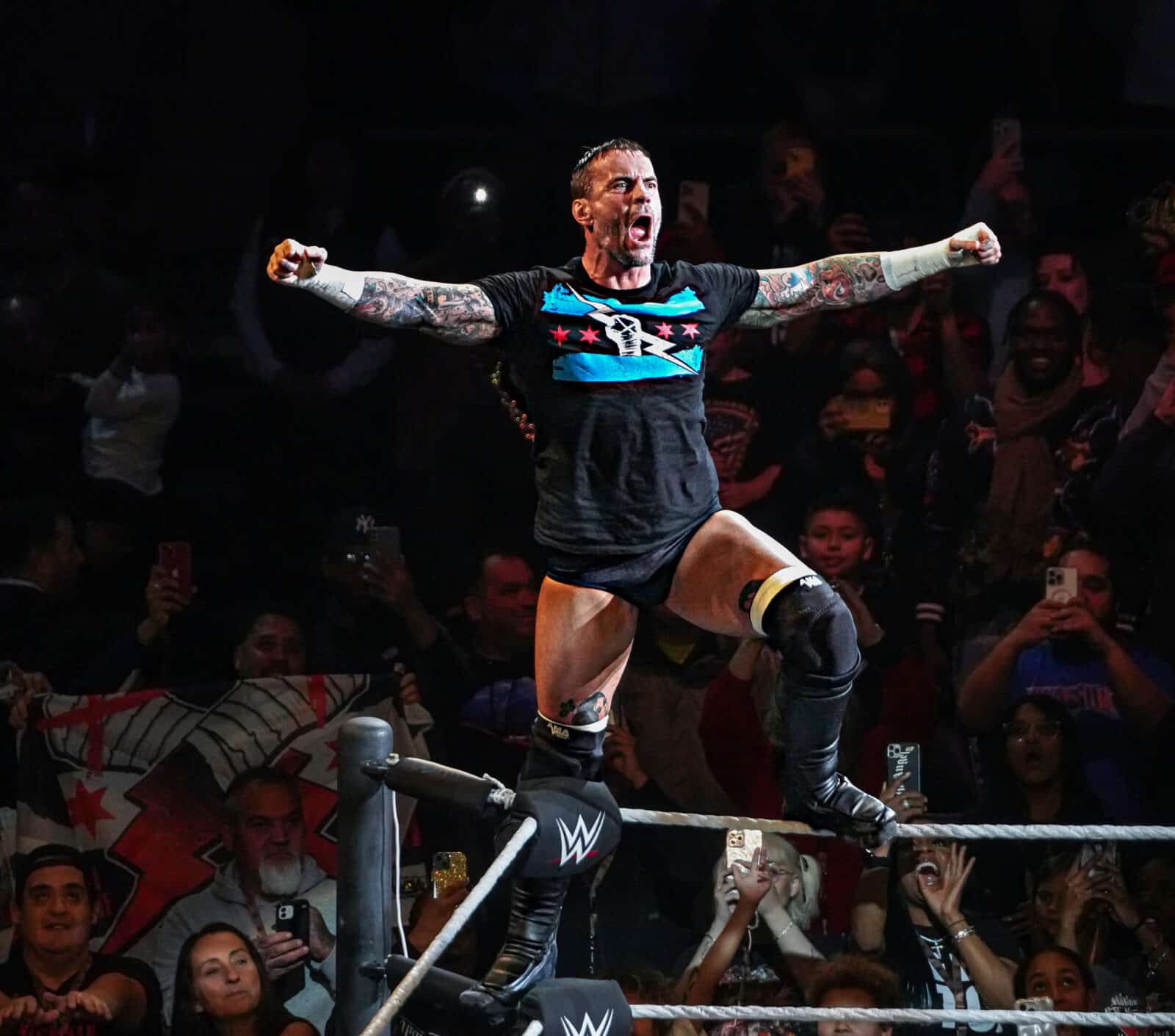 Thousands of NYC WWE fans flock to see CM Punk’s return match at Madison Square Garden | amNewYork